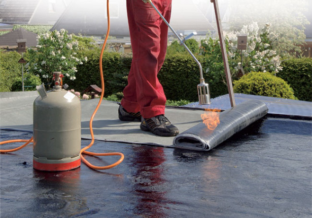 Come posare la guaina bituminosa impermeabilizzante | Bricoportale