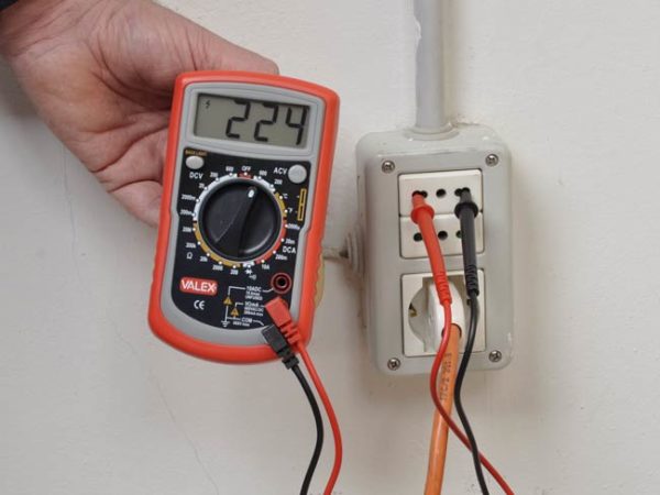 Come usare il tester elettrico | Analogico e digitale | Elettricità ...